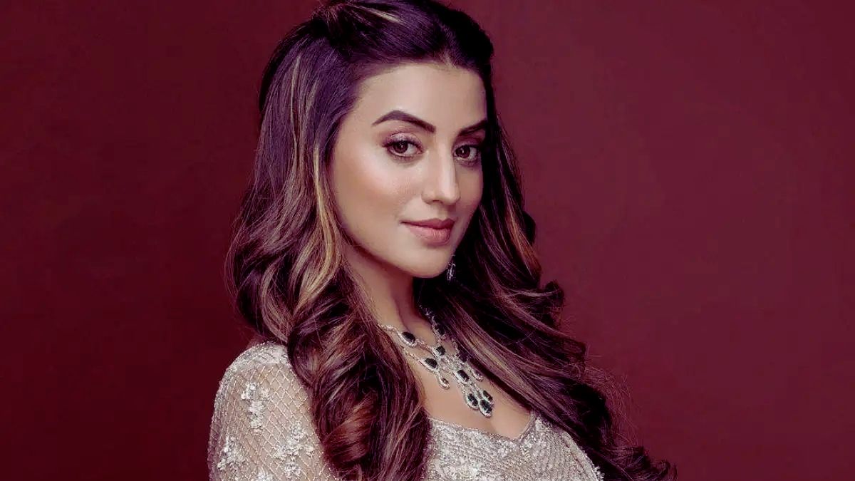 भोजपुरी एक्ट्रेस Akshara Singh ने रेड साड़ी में मचाया धमाल, फैंस बोले- बवाल | Bhojpuri actress ...