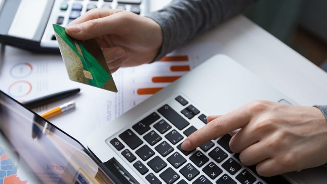 Transaction Safety: ऑनलाइन पेमेंट करते समय फ्रॉड से बचना है आसान, बस इन ...