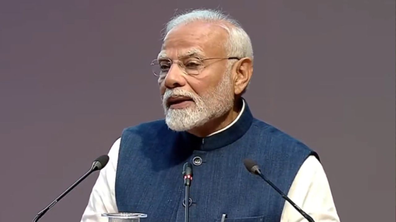 जम्मू-कश्मीर में पूरी तरह लागू हो चुका है संविधान, पढ़ें पीएम मोदी की ...