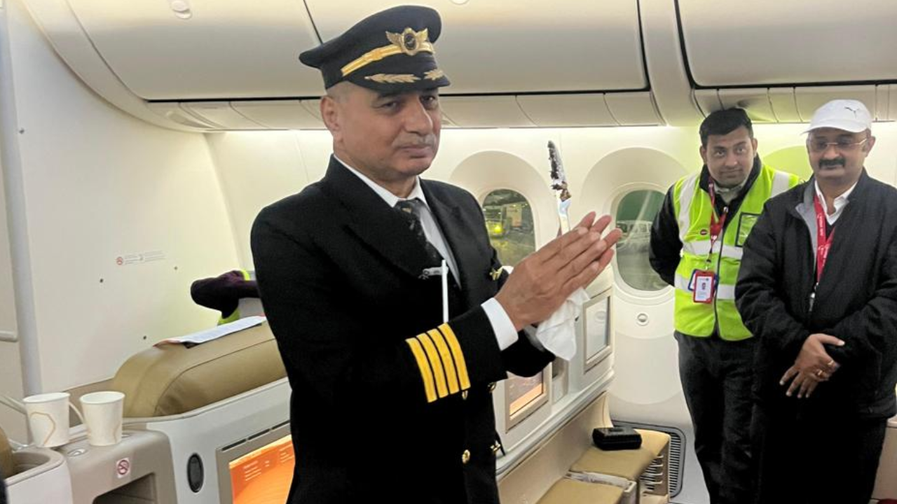 कौन हैं कैप्टन देवी शरण? हाईजैक हुए IC-814 में सवार 188 लोगों को ...