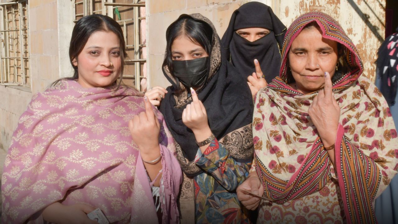 दिल्ली के मुस्लिम बहुल इलाके में छप्परफाड़ वोटिंग Exit Polls में किसके 5442