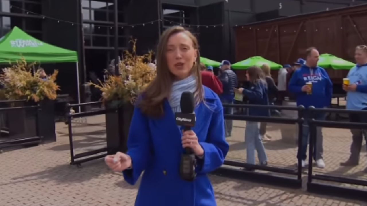 9 साल के बच्चे ने लाइव सेगमेंट के दौरान रिपोर्टर पर किया गलत कमेंट ...