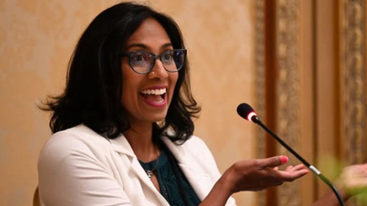 कौन हैं भारतीय मूल की अधिकारी Neela Rajendra जिन्‍हें नासा ने दिखाया ...