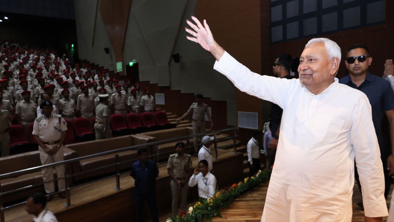 CM नीतीश ने दी युवाओं को सौगात, 21,391 कैंडिडेट की हुई बिहार पुलिस में ...