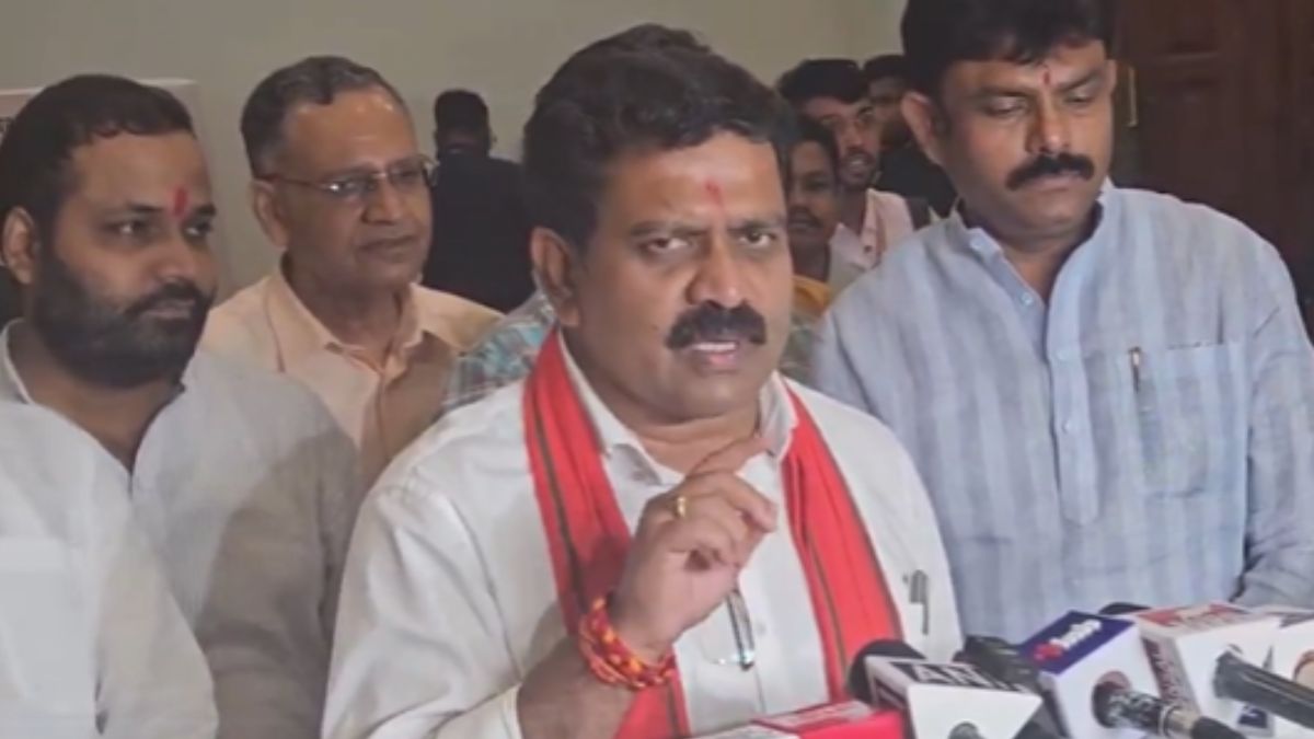 Breaking News: land-for-jobs case: Supreme Court refuses to interfere with the Delhi High Court ...