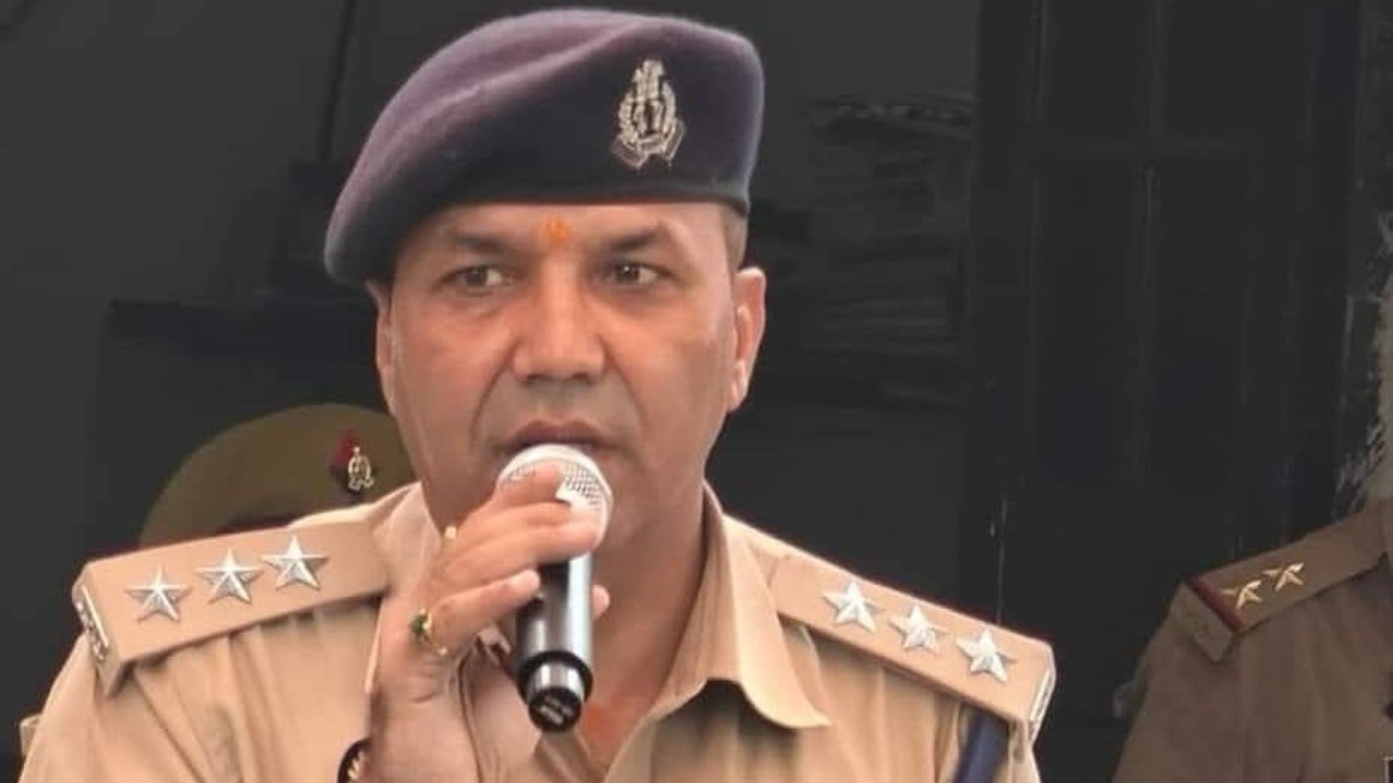 कौन हैं संभल DSP कुलदीप कुमार? ईरान बयान वायरल, इकरा हसन से क्या ...
