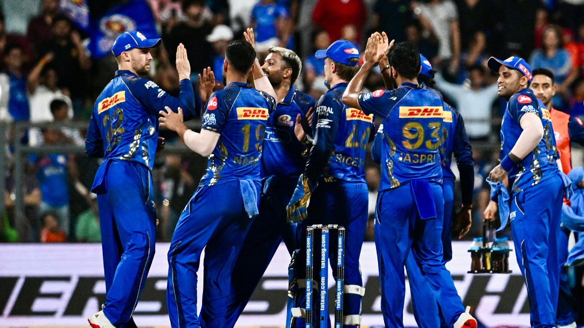 8 मैच, 6 हार और महज 4 अंक- अब IPL 2026 के प्लेऑफ में कैसे पहुंचेगी ...