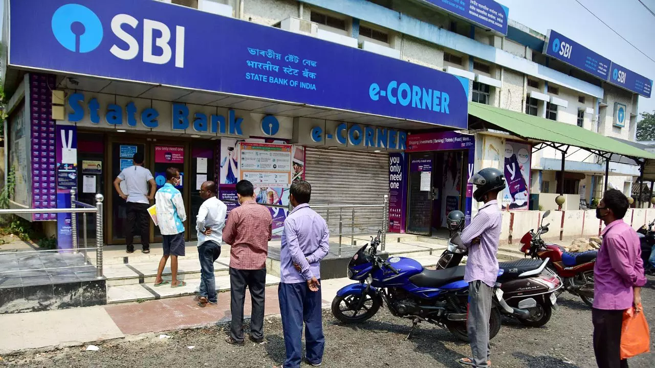 क्या छोटे शहरों में बंद हो जाएंगे ATM|will atm shut down in small ...